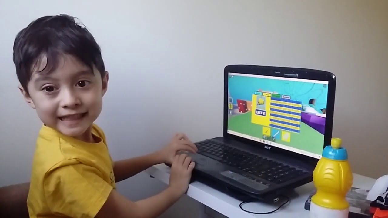 AARON PLAYING ROBLOX PART 2 - YouTube