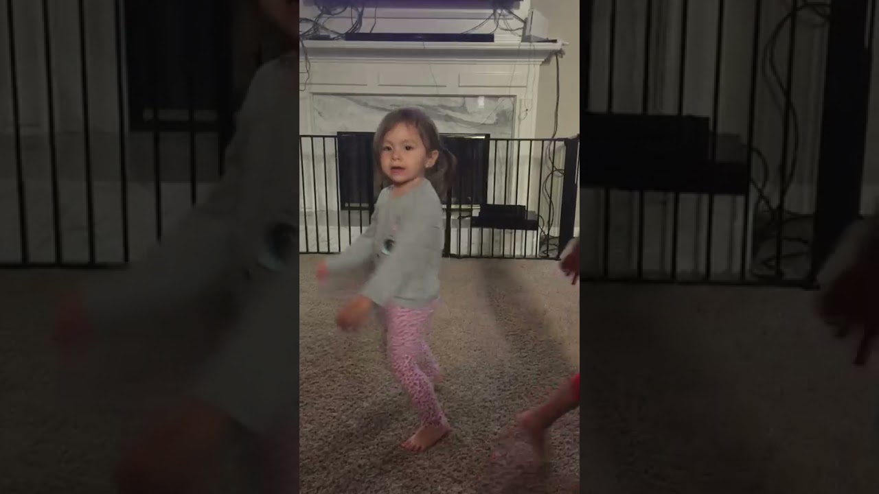 Kids dancing - YouTube