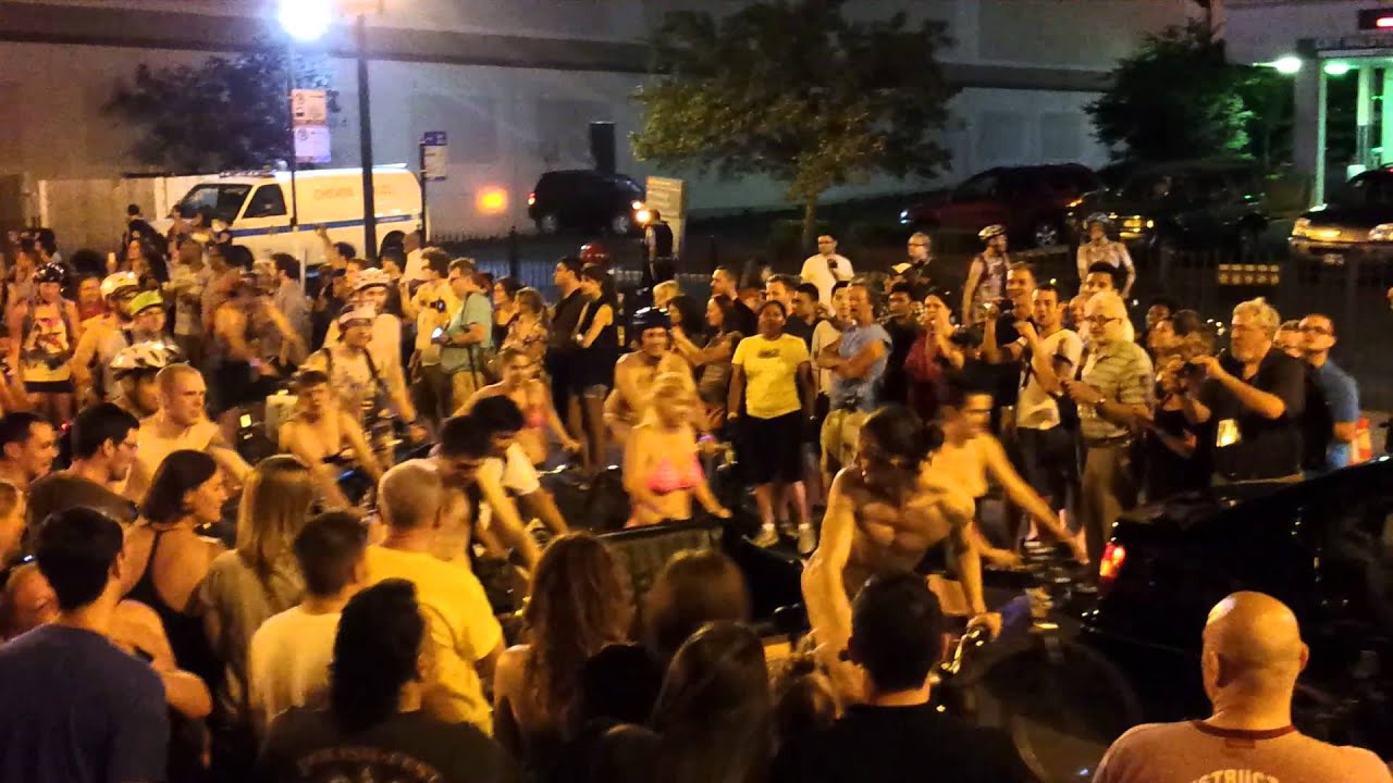 Naked bike ride in chicago - YouTube