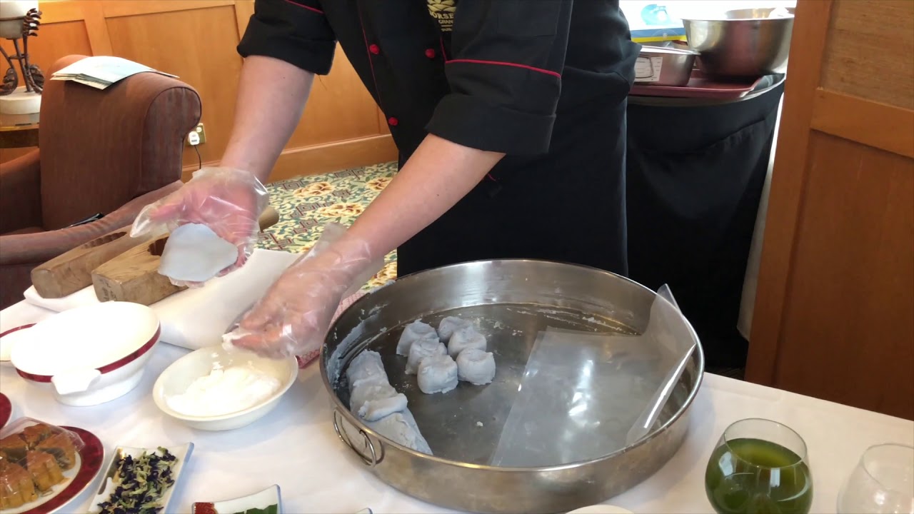 Making Crystal Skin Mooncakes - YouTube