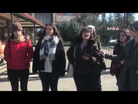 İzmir’de Kadın Öğrenciler Üniversitelerde Uzaktan Eğitim Kararını Protesto Etti