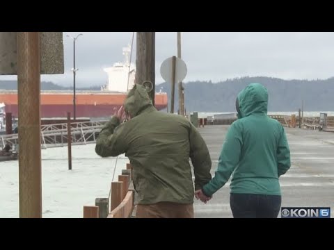 Atmospheric river, high winds to drench Oregon - YouTube