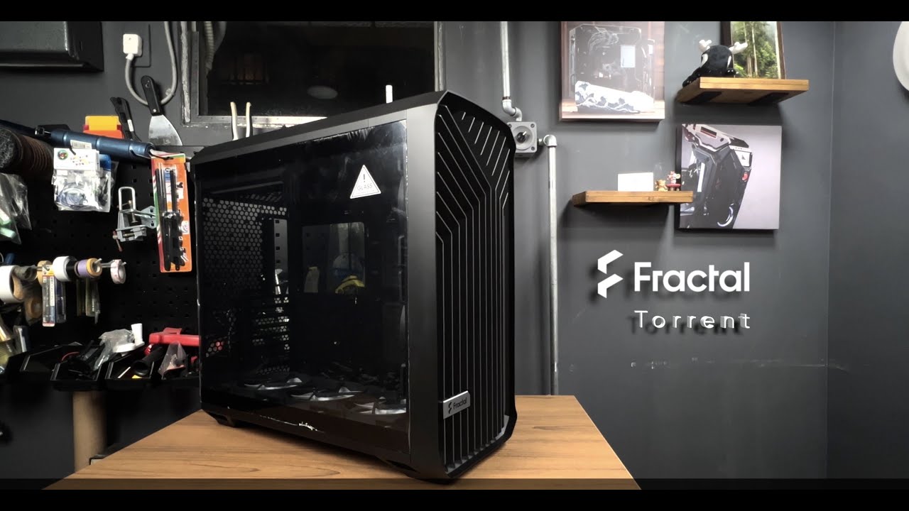 『開箱』Fractal Design Torrent - YouTube