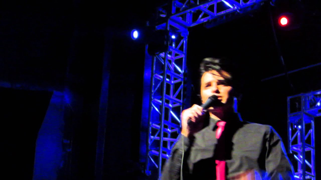 Dean Z singing Its Now or Never at the New Daisy EW2015 - YouTube