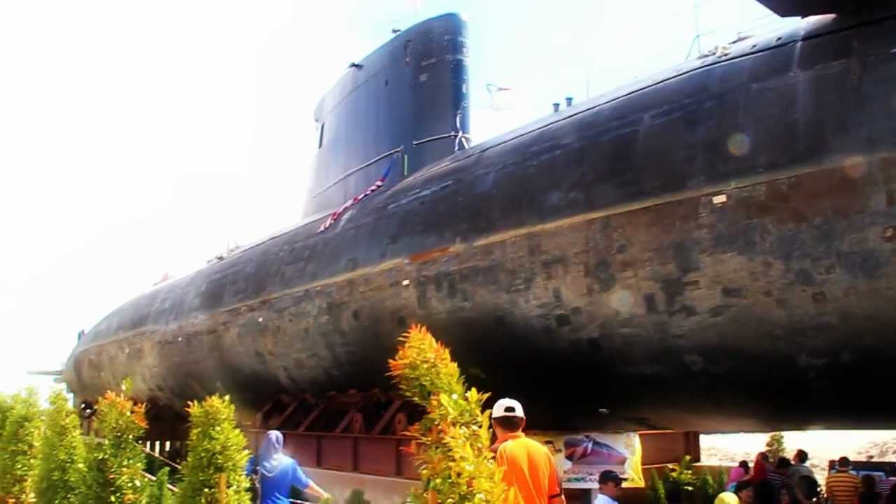 Agosta 70 submarine at Klebang, Melacca - YouTube