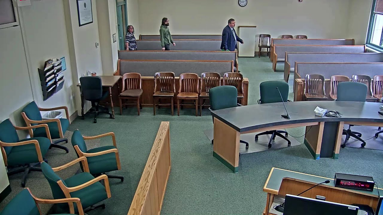 Linn County courtroom outburst - YouTube