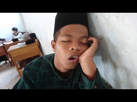 Video kompilasi anak tidur di kelas, ada yang ngiler juga😄