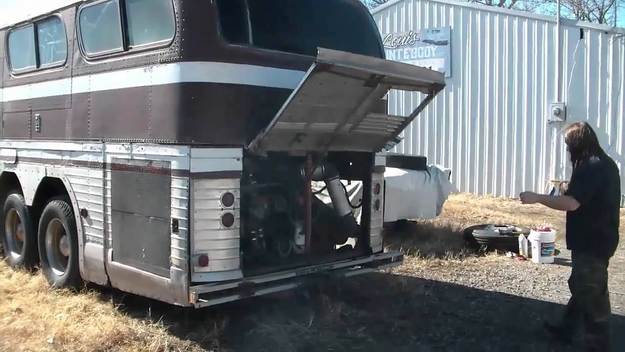 Scenicruiser pd4501-855 moves to Alabama 2011 - YouTube