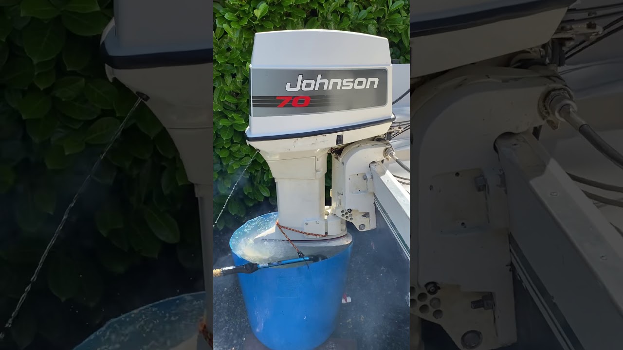 1992 Johnson at idle - YouTube