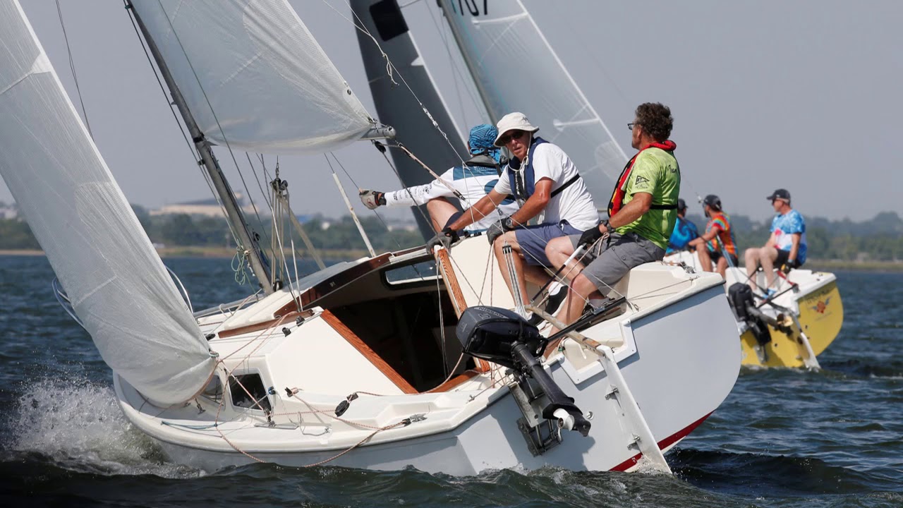 Catalina 22 National Champion Regatta - YouTube