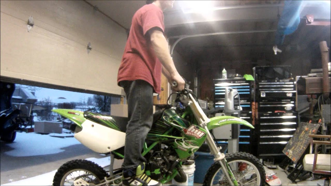 Kawasaki KX 85, First start after rebuild - YouTube