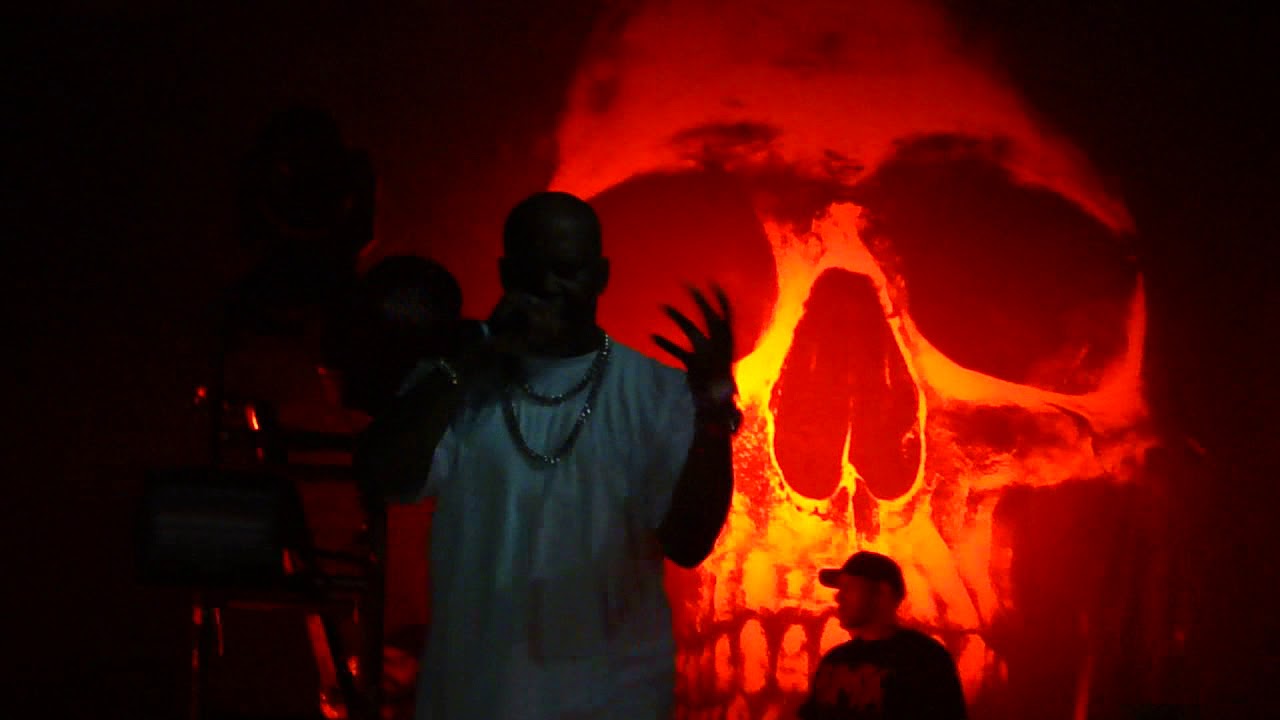 DMX performs What's My Name? live @ It's Dark and Hell is Hot 20th ...