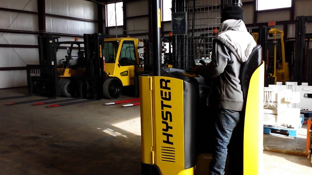 HYSTER REACH TRUCK MODEL N30ZDRS 16 5 SN A265N01816F (1) - YouTube