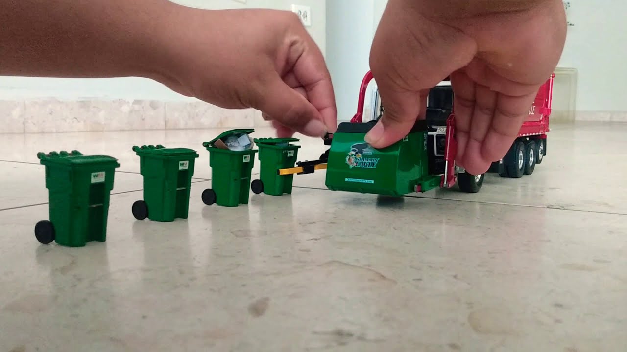First Gear Garbage Truck CUROTTO CAN - YouTube