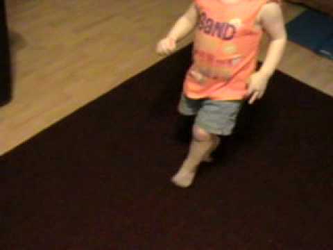 Freakishly walking on tippy toes - YouTube