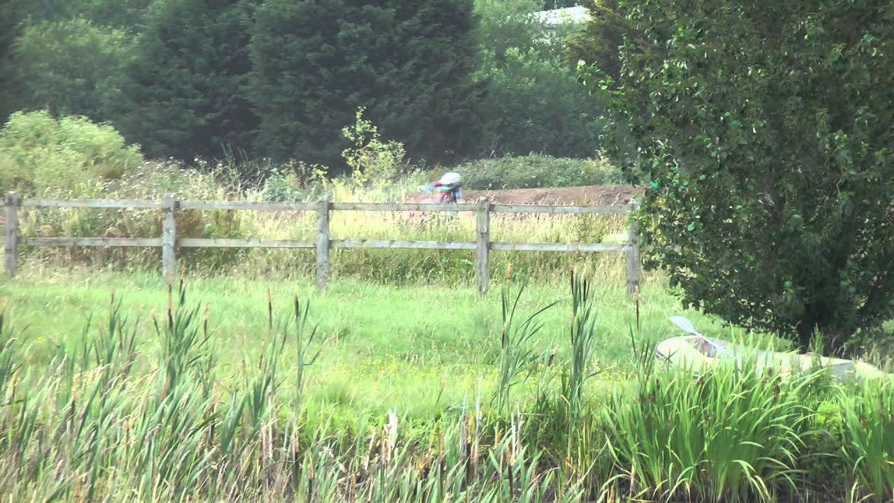 Lee Dunham and Jamie Comley riding together @ Arncott - YouTube