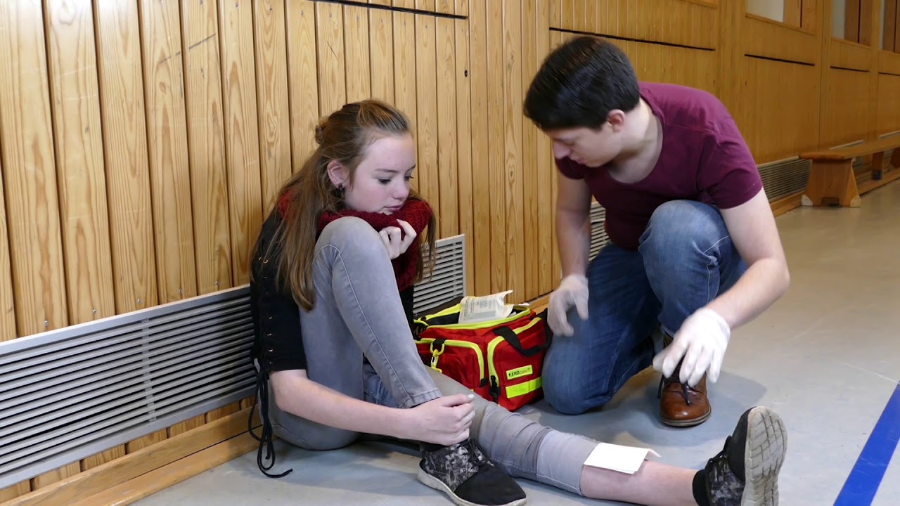 Erste Hilfe Offener Bruch - YouTube