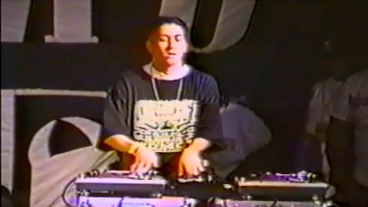 DJ Melo-D — 1994 DMC West Coast Finals - YouTube