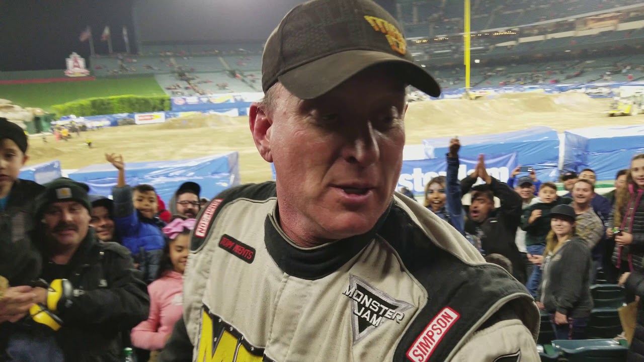 Getting crowned by Tom Meents Monster Jam MAXD - YouTube