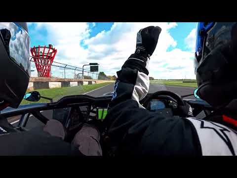 Castle Combe 🔥 01:07.77 🔥 Ariel Atom