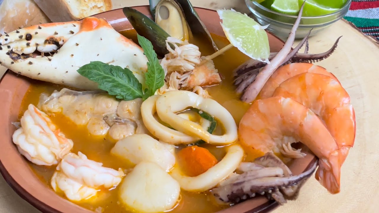 CALDO DE PESCADO Y MARISCOS , CHILPACHOLE - YouTube