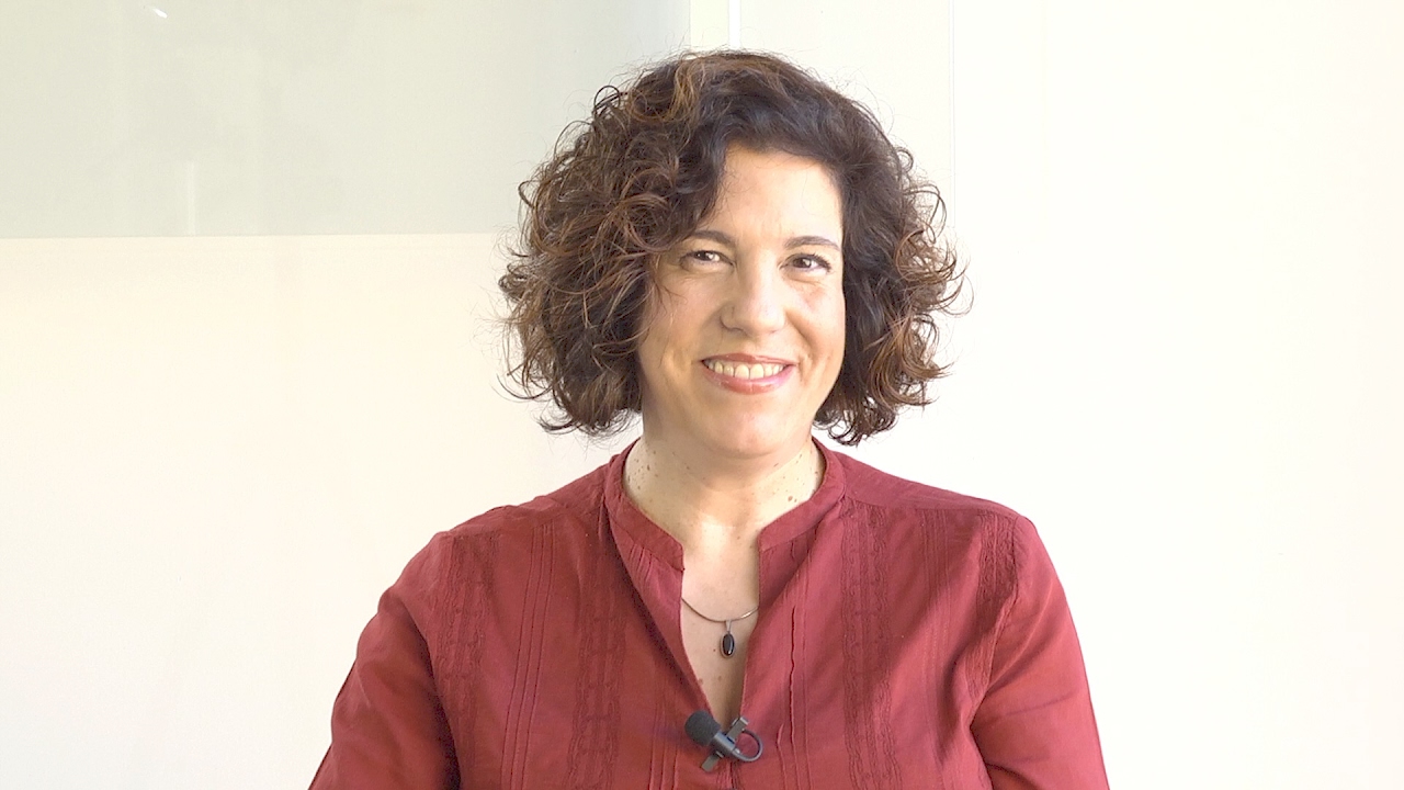 Ana Merino - Buscar trabajo después de los 50 - YouTube