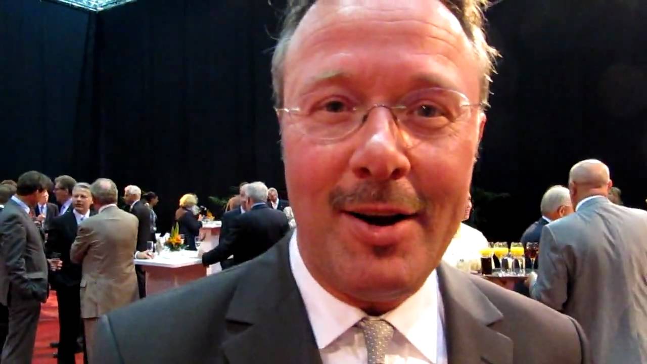 25 years RA MD Roland W as commented by Rotterdam Airport watchers ...