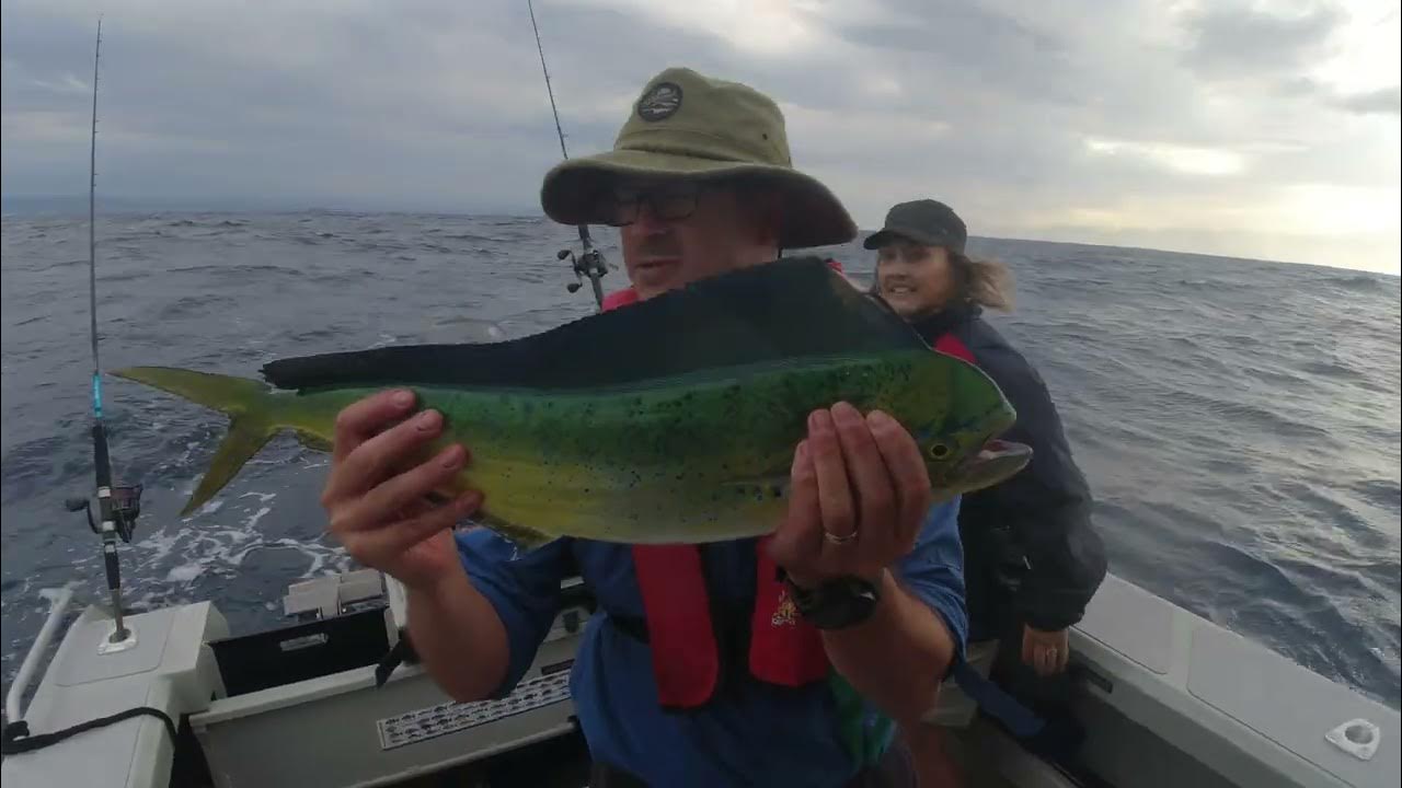 Fishing for Dollies - Shellharbour FAD- Barcrusher - YouTube