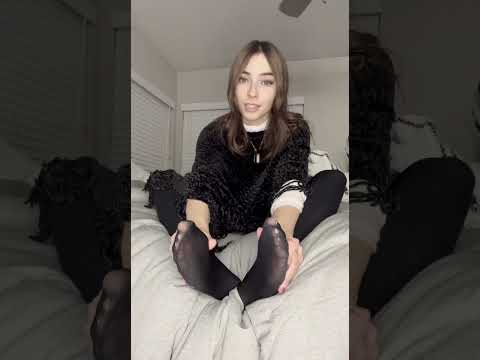 Archived FOOTage: goddessnicci69420 Stinky Smelly Nylon Tease