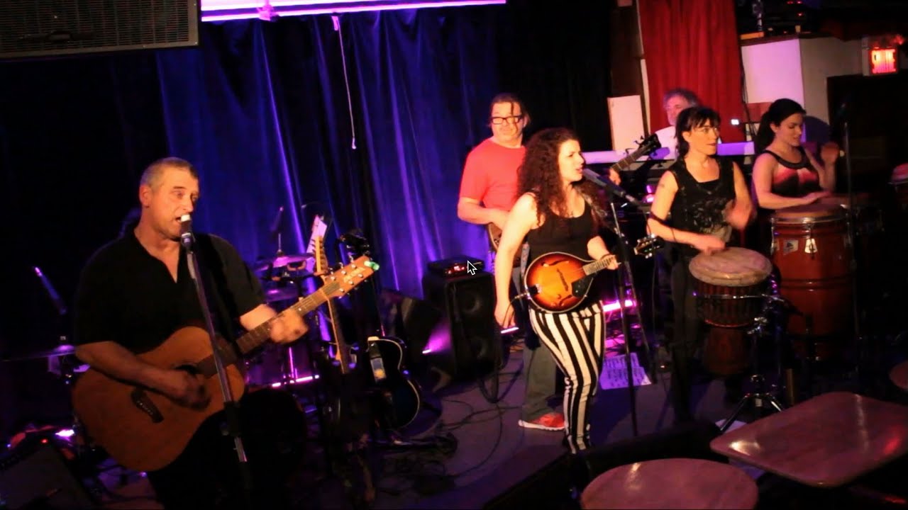 Julie Curly - Comme un zèbre dans le désert - Live au Labo 14 octobre ...