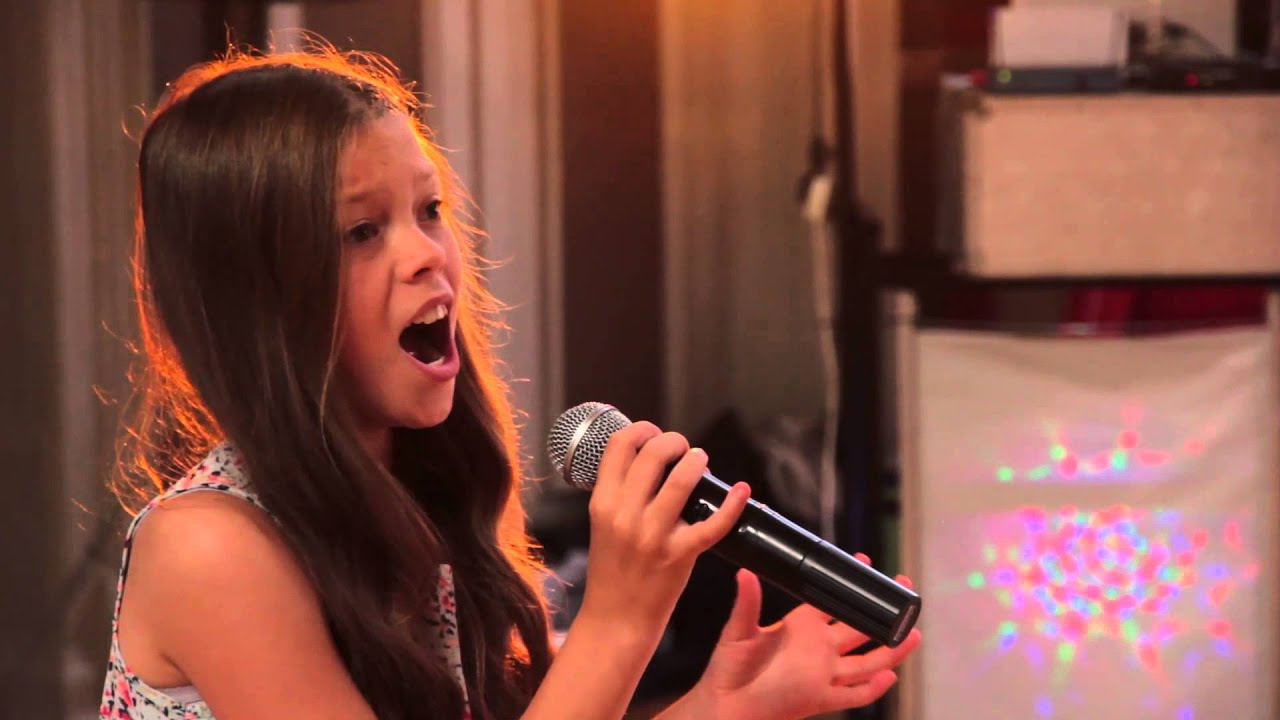COURTNEY HADWIN - Auditions - YouTube