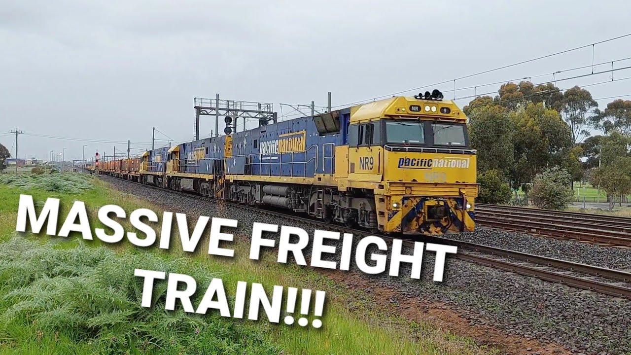 MASSIVE FREIGHT TRAIN AT LAVERTON - 12,000 HP!!! - YouTube