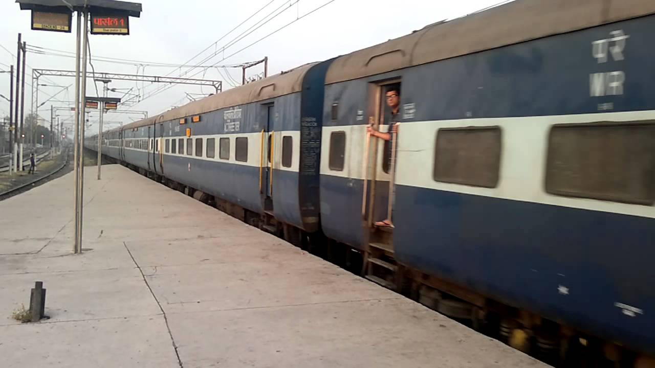Kutch Express departing from Ankleshwar and quickly accelerating - YouTube