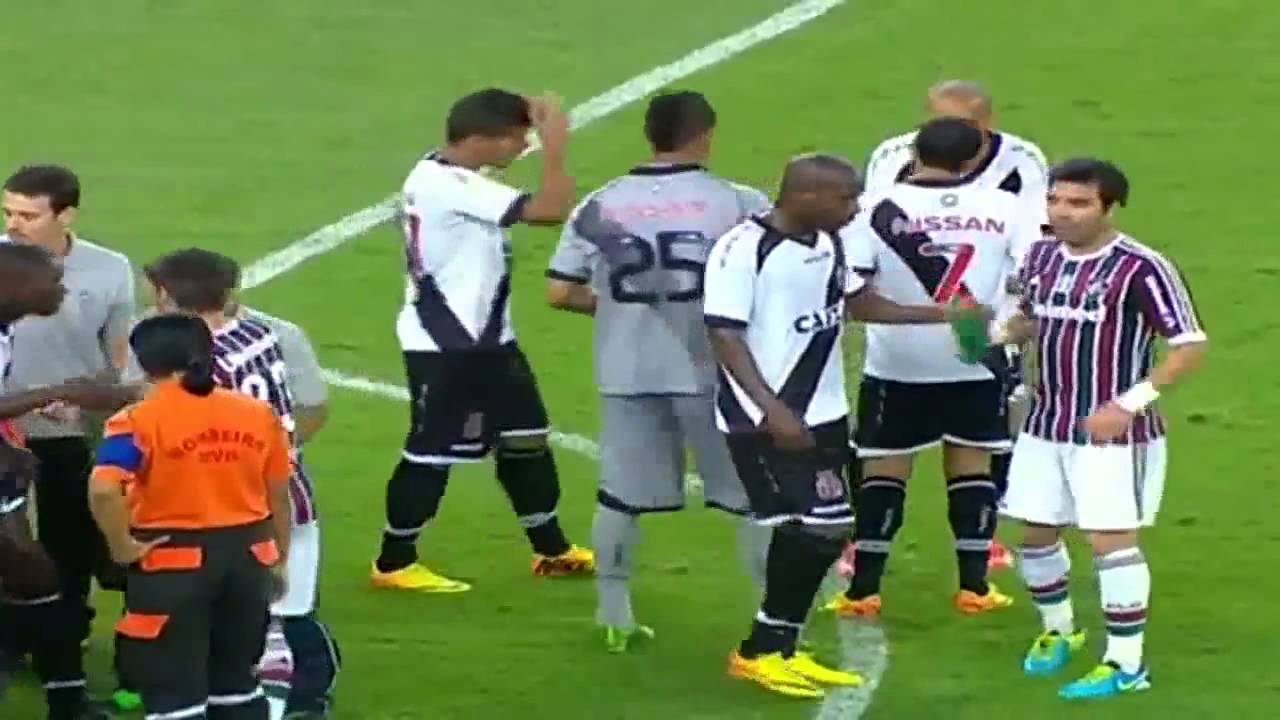 Expulsão de Fred, Fluminense x Vasco Brasileirão 2013 - YouTube