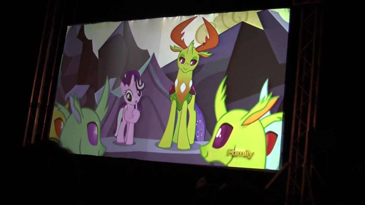 My Little Pony Season 7 Premiere (Crowd Reaction, Babscon 2017) - YouTube