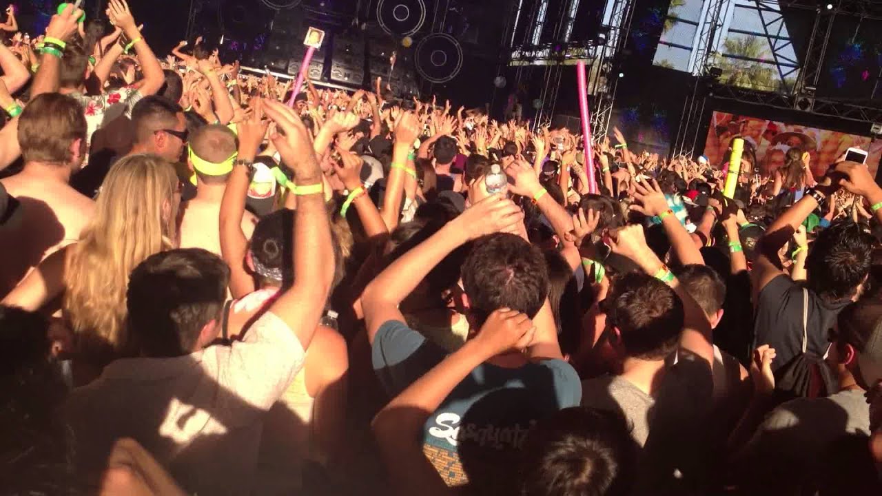 Coachella 2013 Bingo Players - Rattle - YouTube