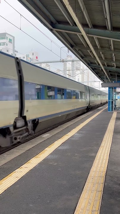 신탄진역 KTX1호기 통과 #ktx #신탄진역 #ktx001 - YouTube