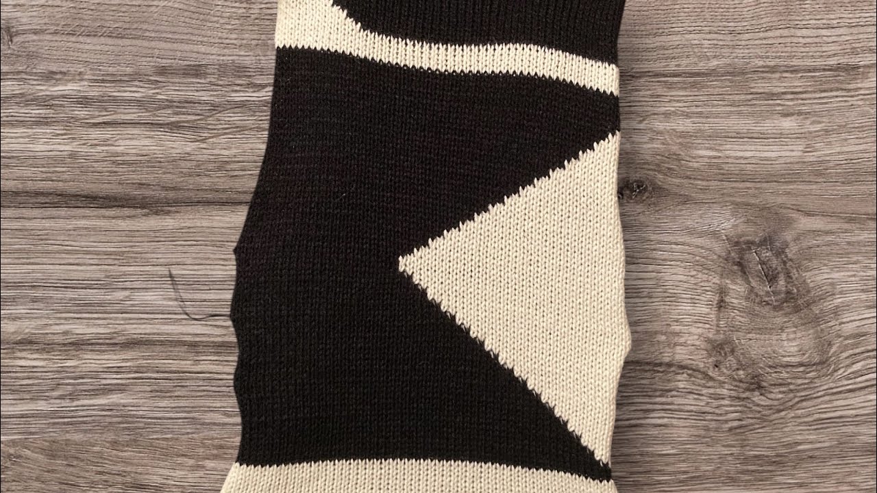 Intarsia; Knitting with colours and short rows, triangles, #knitting ...
