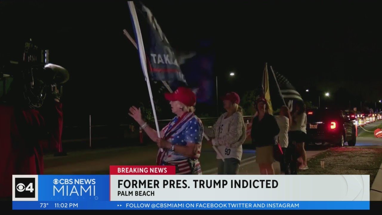 Showing support for former President Donald Trump - YouTube