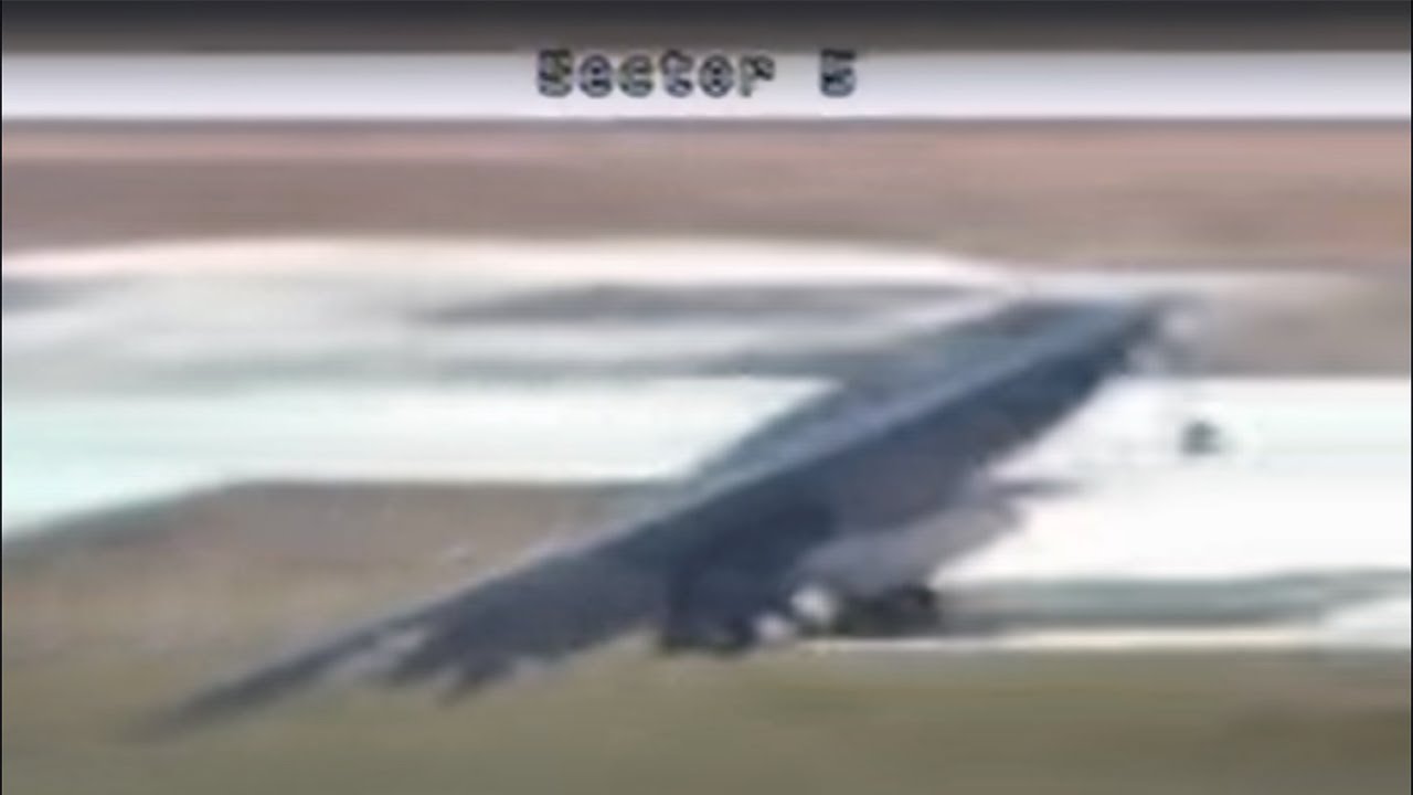Dark Footage: The Only Operational B-2 Stealth Bomber Crash Caught on ...