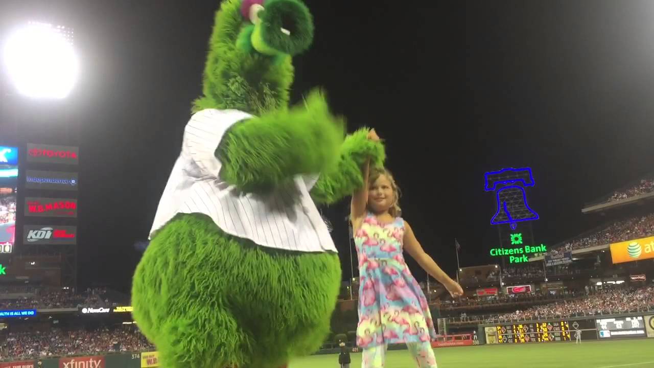 Philly Phanatic Dugout Dance - YouTube