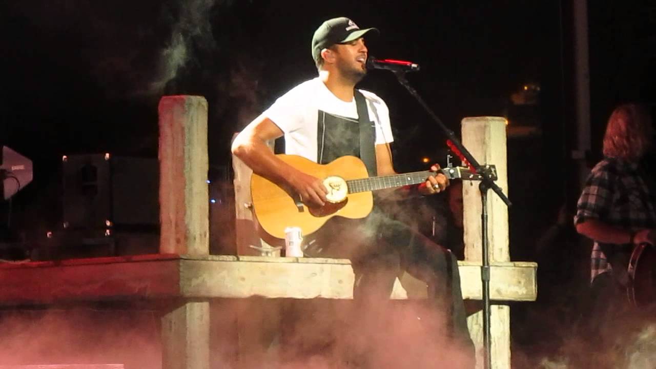Luke Bryan Montage Drink A Beer 7-30-15 - YouTube