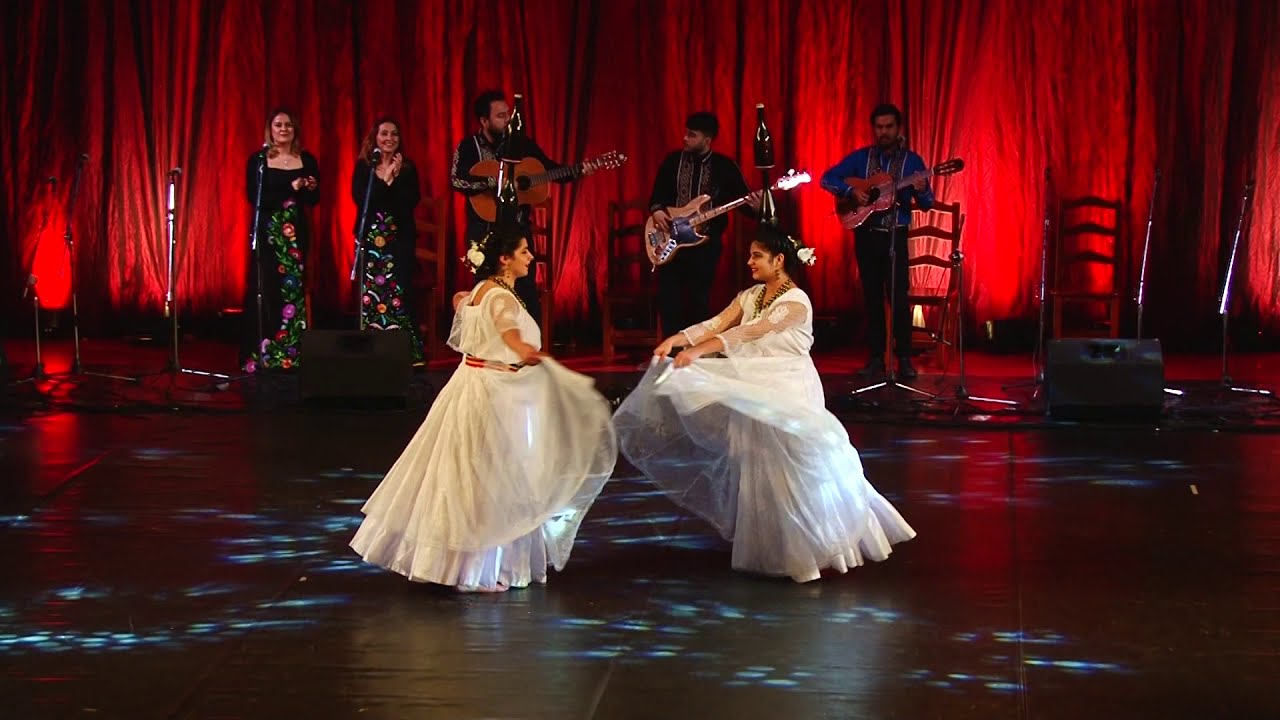 Paraguayan folk dance: Botellera - YouTube