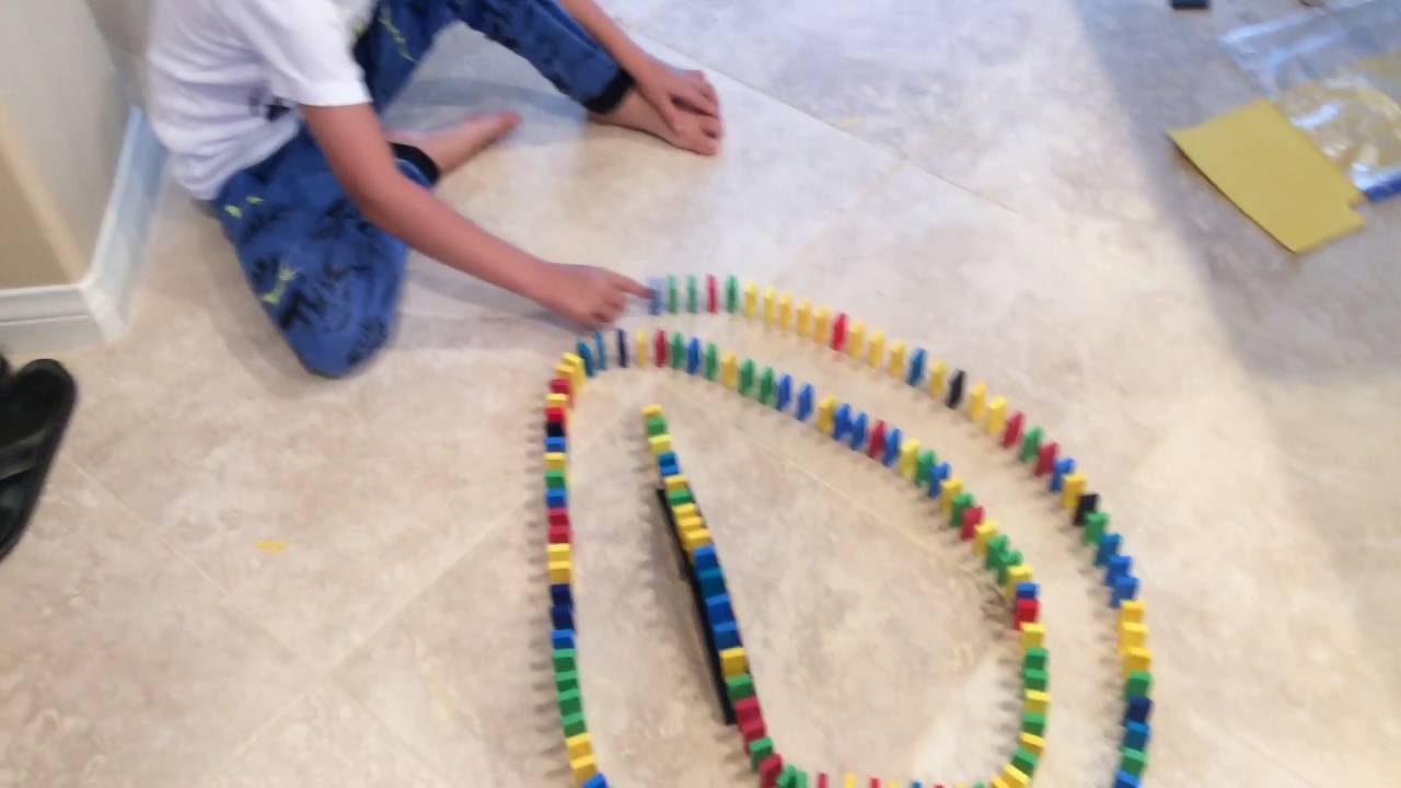 Domino circle - YouTube