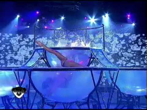 Showmatch 2011 - Adabel Guerrero bailó un aquadance impactante