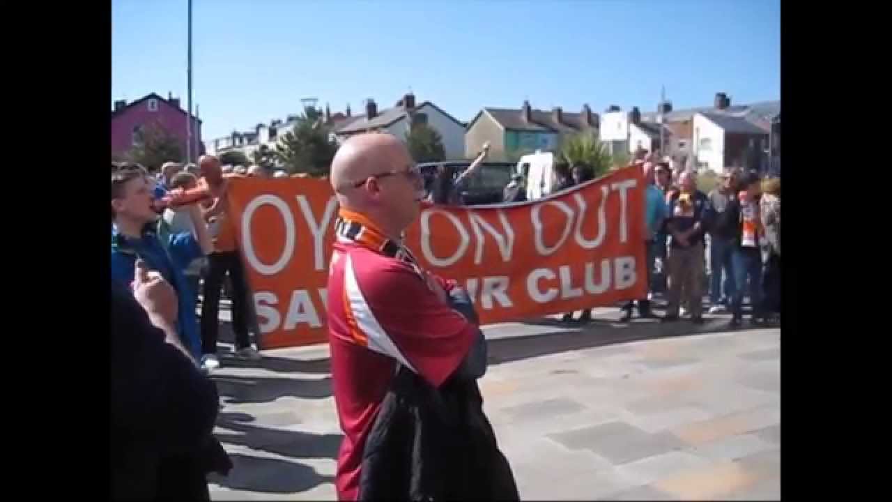 Blackpool FC - protest - Oyston Out - 18.04.15 - YouTube