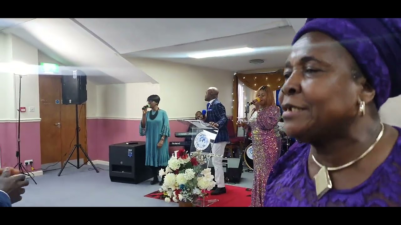 We will praise You: Nana Dadzie //Sunday Divine 01-02-23 - YouTube