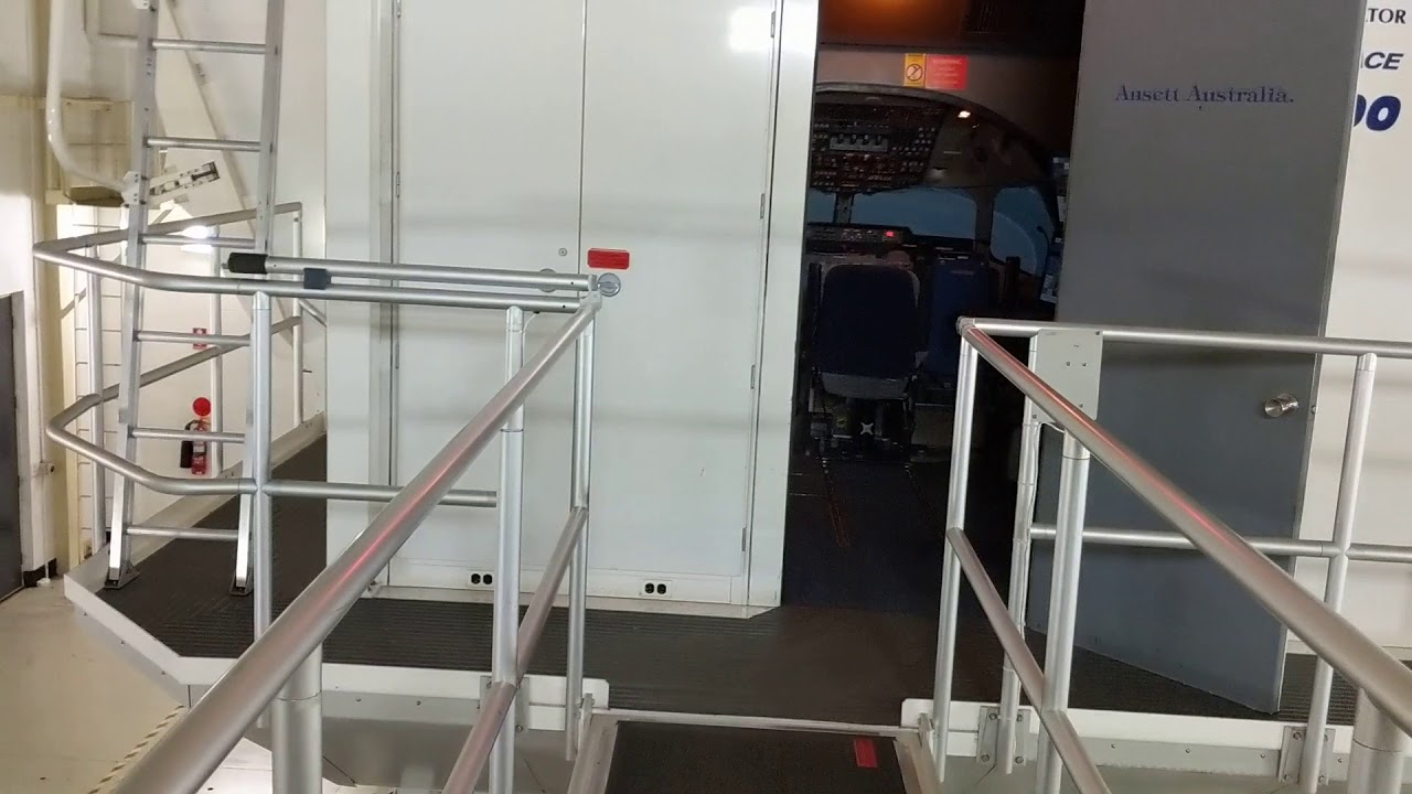 BAE146 Level-D Simulator - YouTube