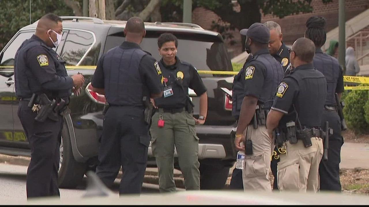 A look at Atlanta Public Schools police force - YouTube