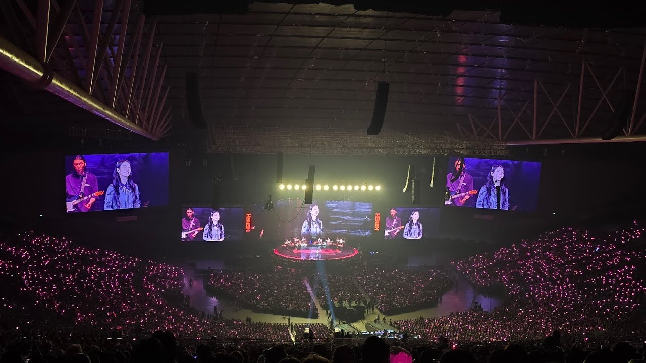 IU (아이유) - Eight [FULL VIDEO] Concert in Manila @PhilippineArena #iu # ...